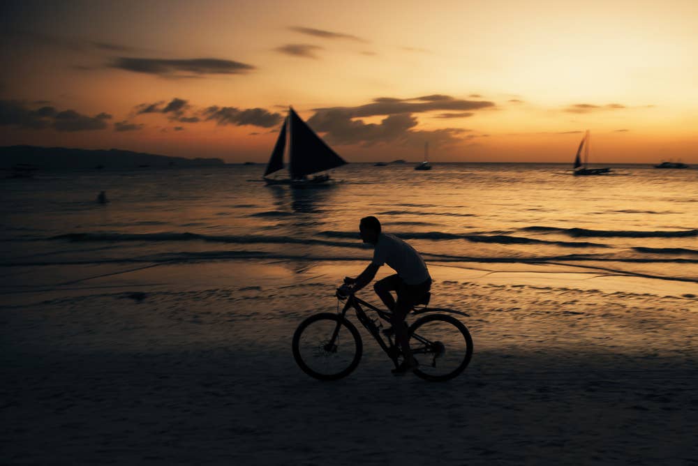 Private Sunset Paraw Sailing in Boracay Island | Guide to the Philippines