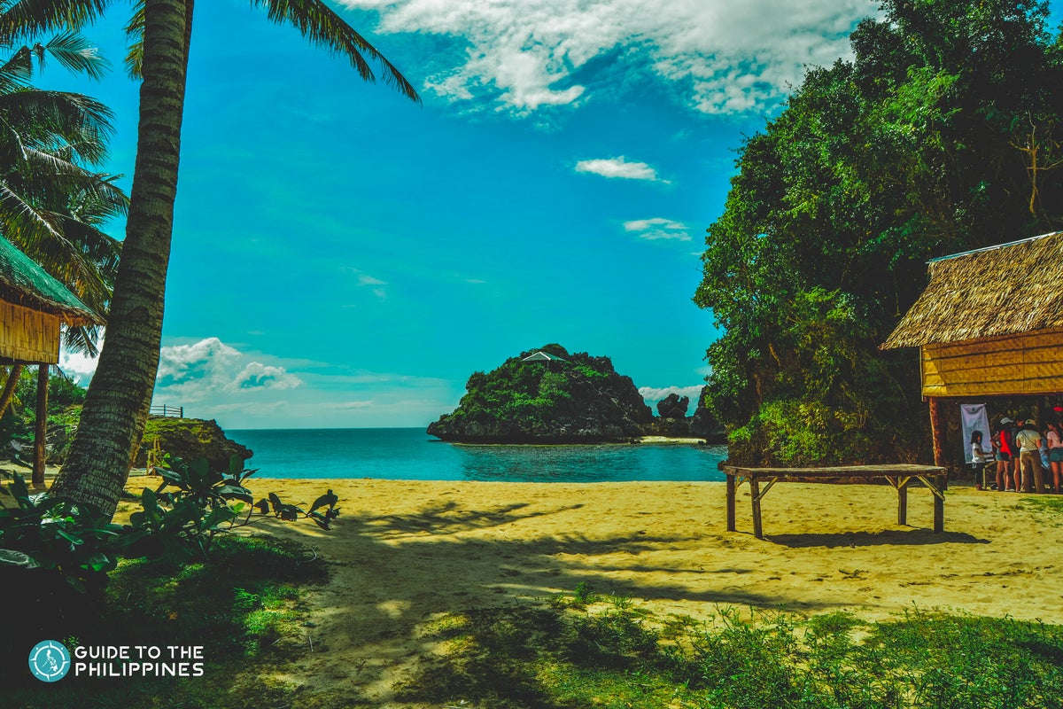 Tatlong-Pulo Island in Guimaras | Guide to the Philippines