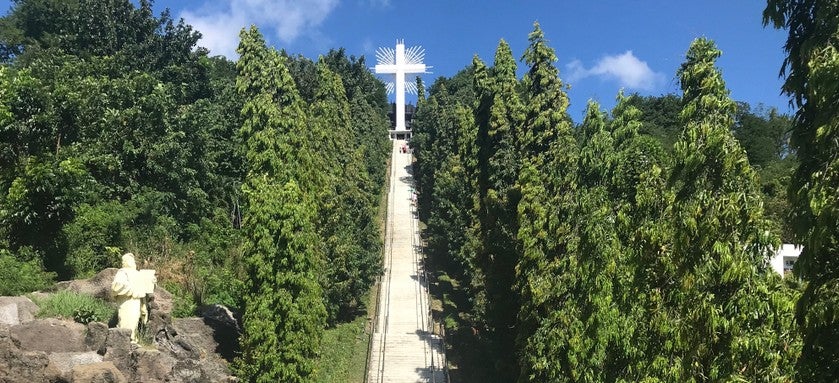 Iloilo Province Tour to Garin Farm, Molo and Miag-ao Churches ...