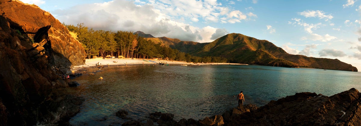 Private Island Hopping Tour to Anawangin Cove in Zambales Province | Guide to the Philippines