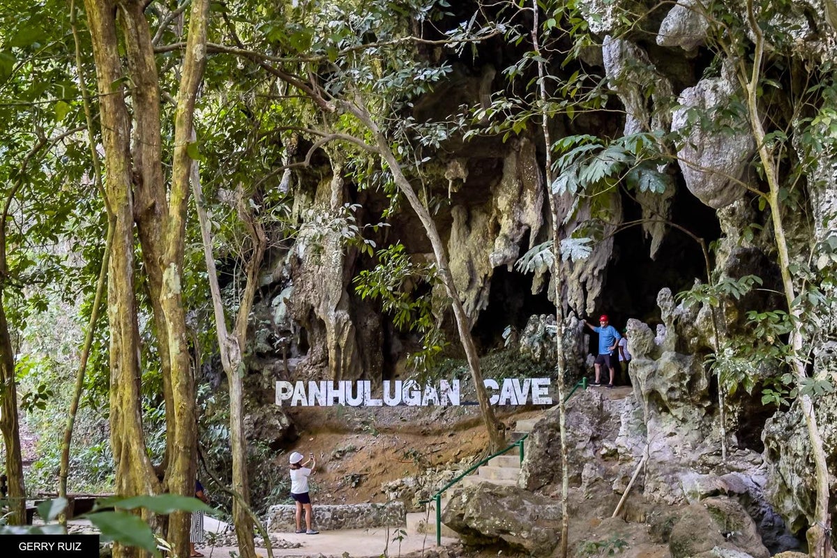 Samar Sohoton Caves & Natural Bridge Tour with Kayak, Lunch & Transfers ...