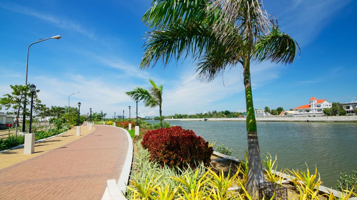 Iloilo Province Tour to Garin Farm, Molo and Miag-ao Churches ...