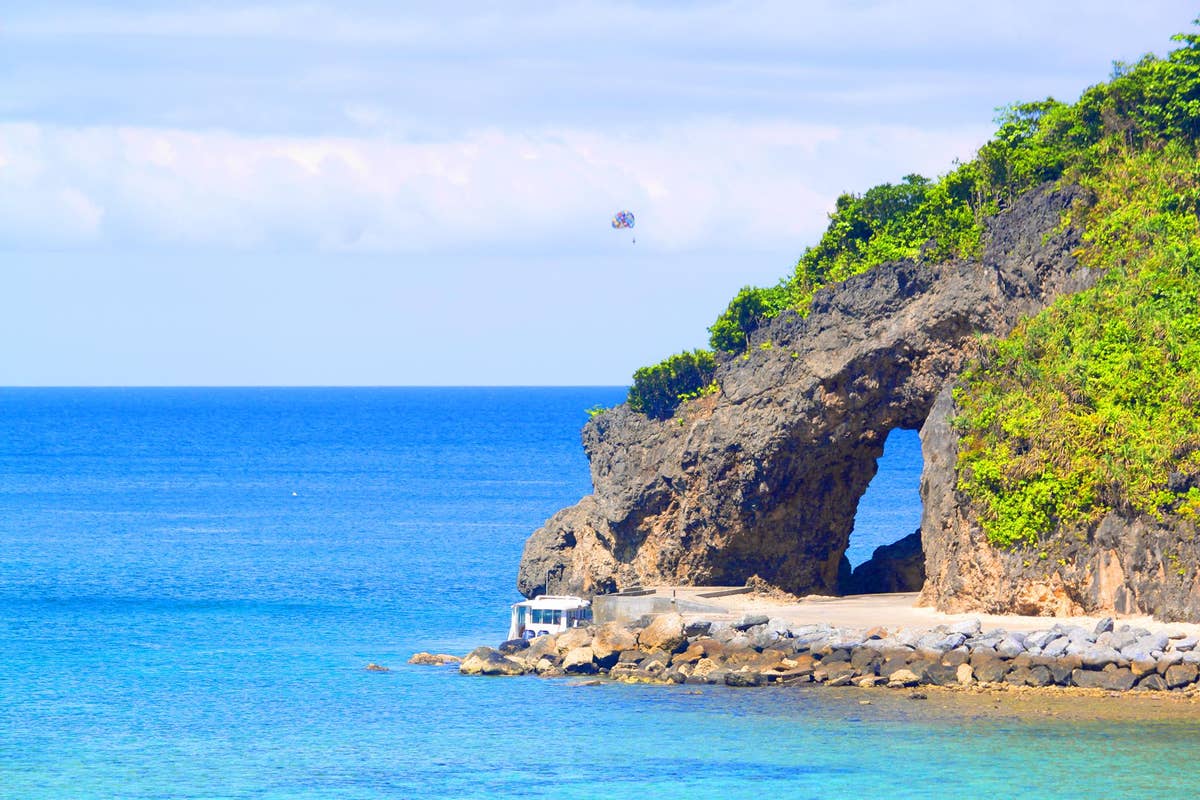 Information about Boracay Keyhole Rock Formation | Guide to the Philippines